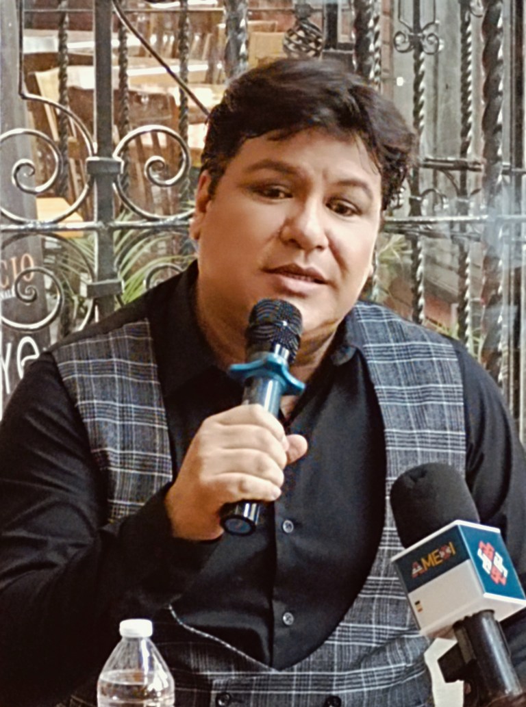 Jaime Varela Llega Con su Concierto “El Divo Siempre Vivo” Homenaje a Juan Gabriel en el Teatro ...